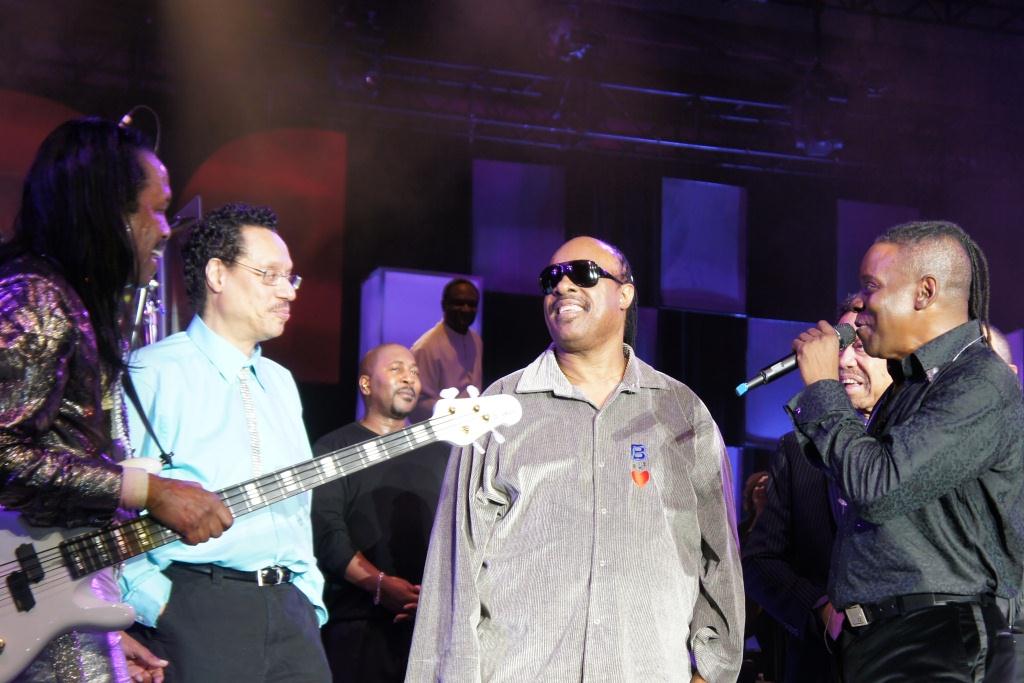 Stevie Wonder, Philip Bailey, Sheila E & Earth, Wind And Fire @ CES ...