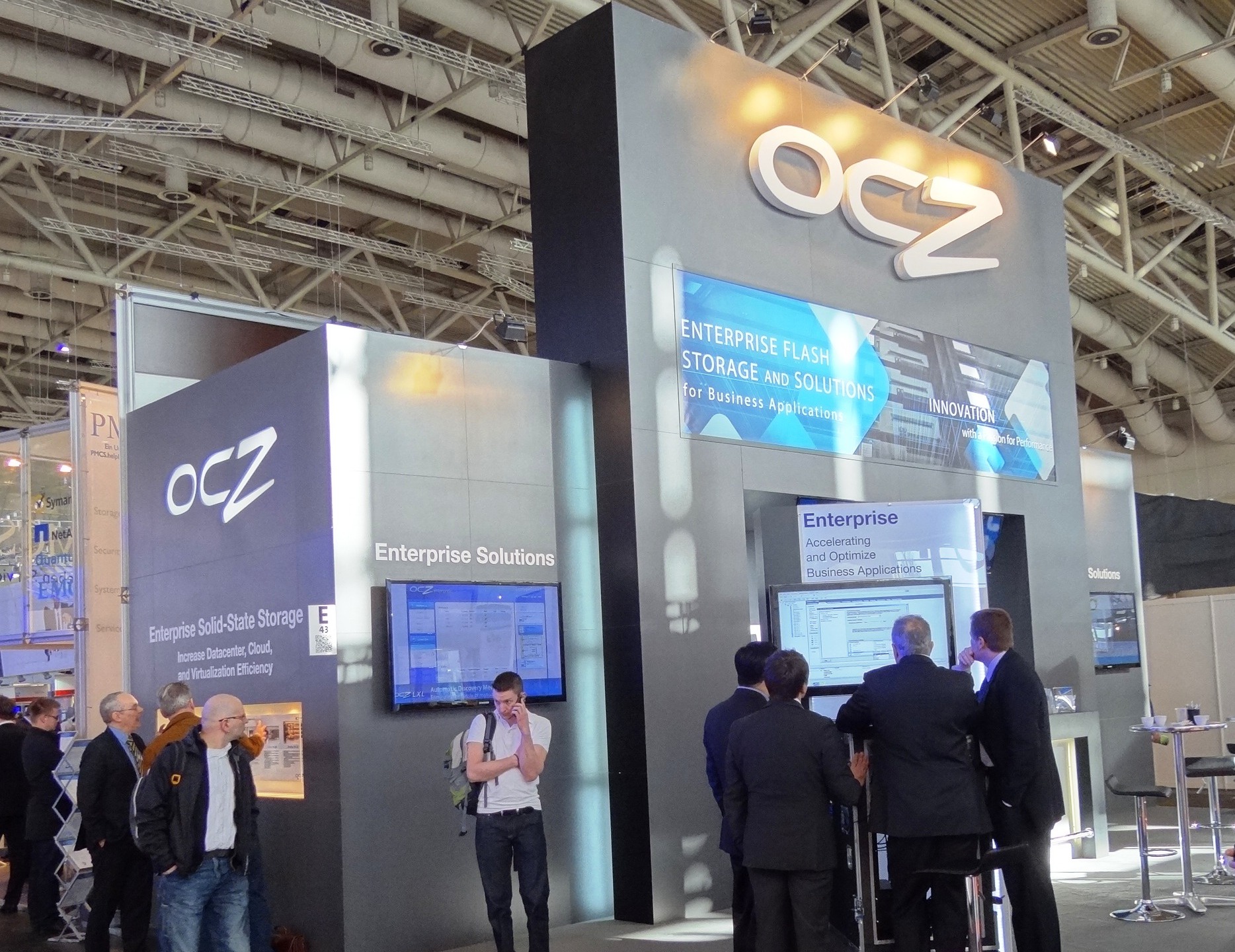 OCZ Displays ZD-SQL Accelerator and Vector PCIe SSD - ceBIT 2013 ...