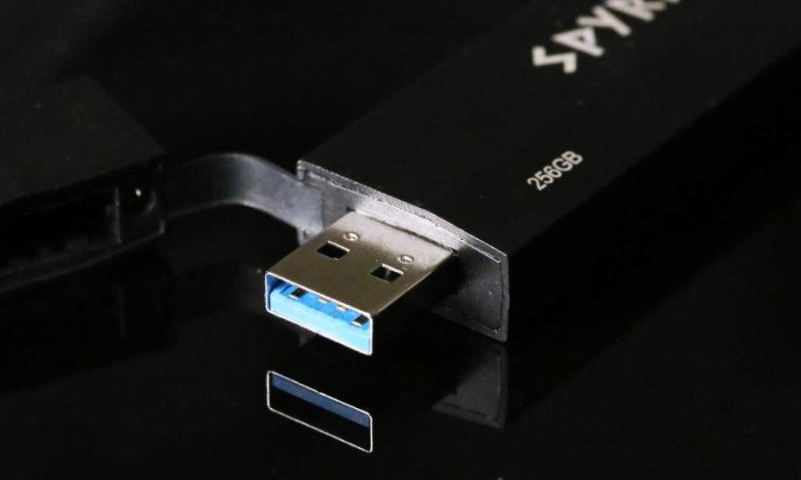 SPYRUS WorkSafe Pro WTG Secure Flash Drive Review - Worlds Most Secure ...