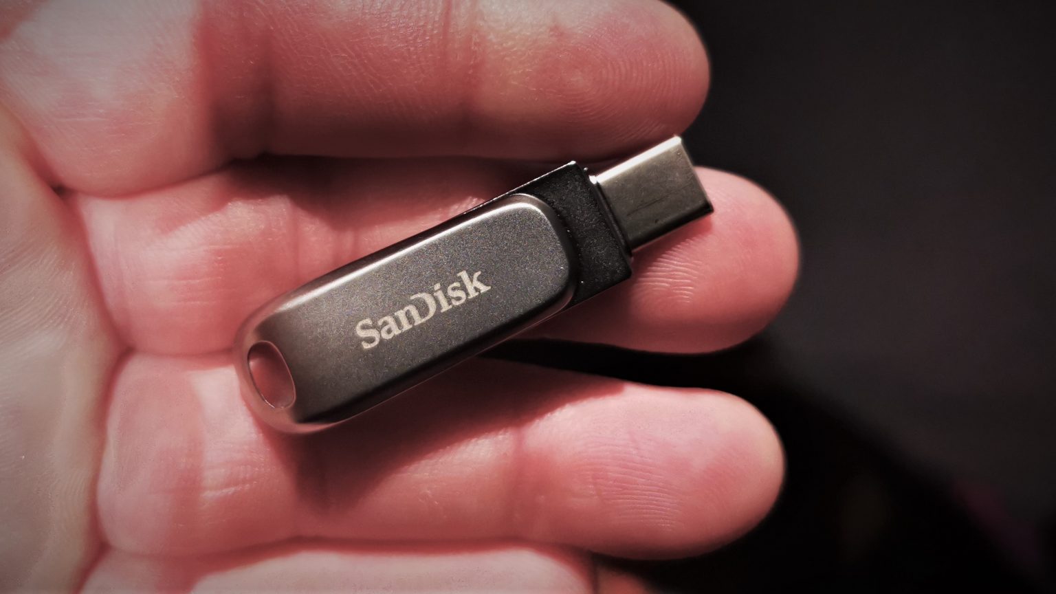 SanDisk Shows Off 8TB USB-C Portable SSD Prototype | CES 2020 Update ...
